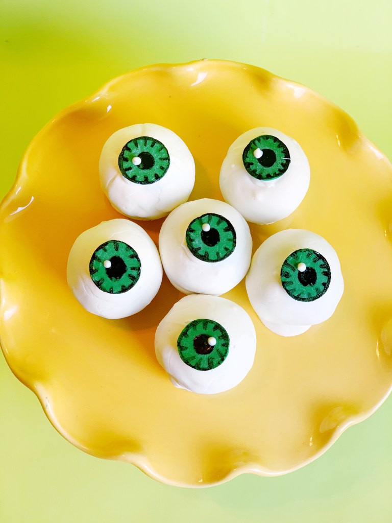 DIY Eyeball Cake Balls – Auburn Artisan