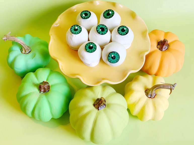 DIY Eyeball Cake Balls – Auburn Artisan