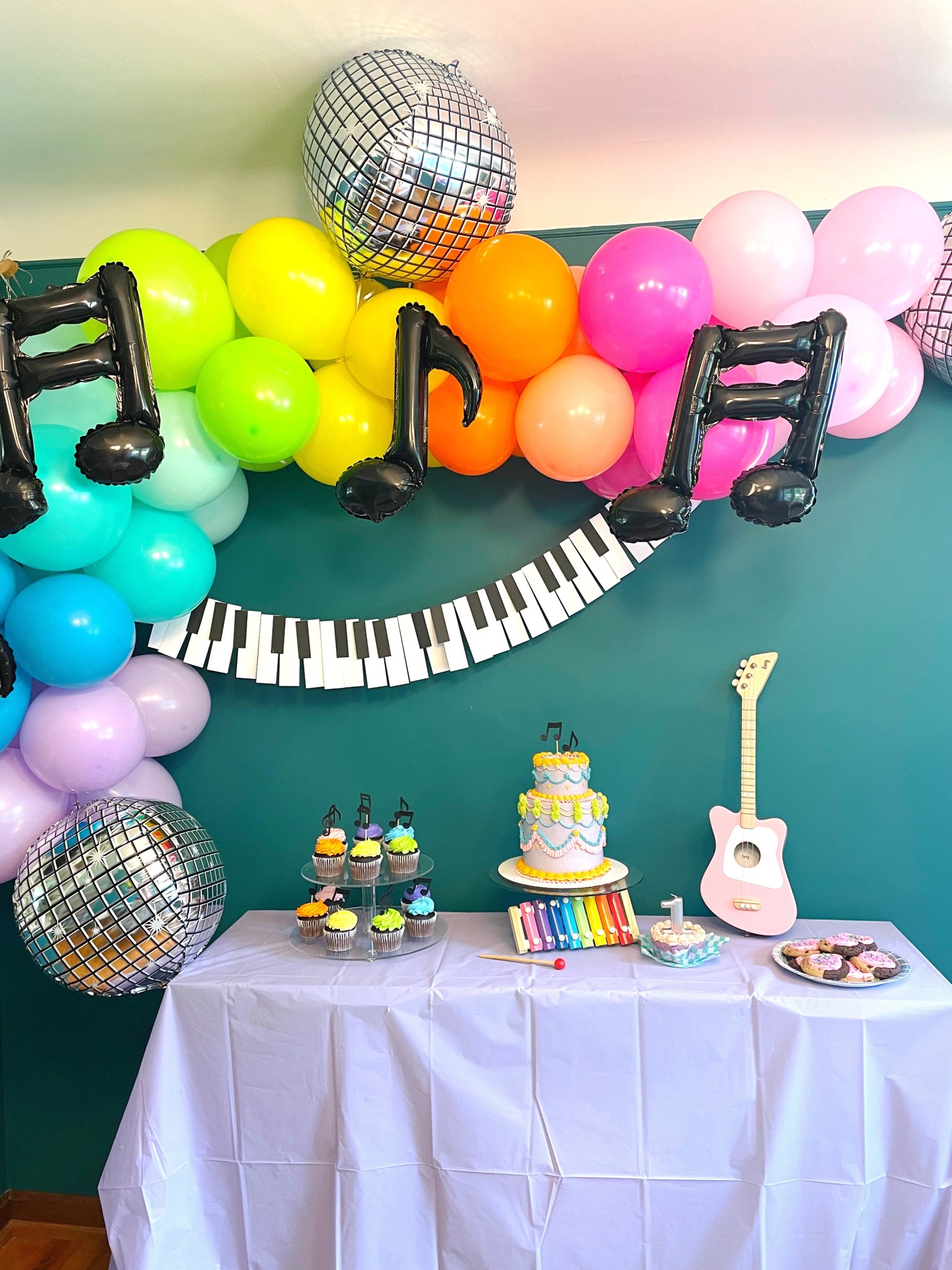 Violett’s ONE HIT WONDER Party – Auburn Artisan