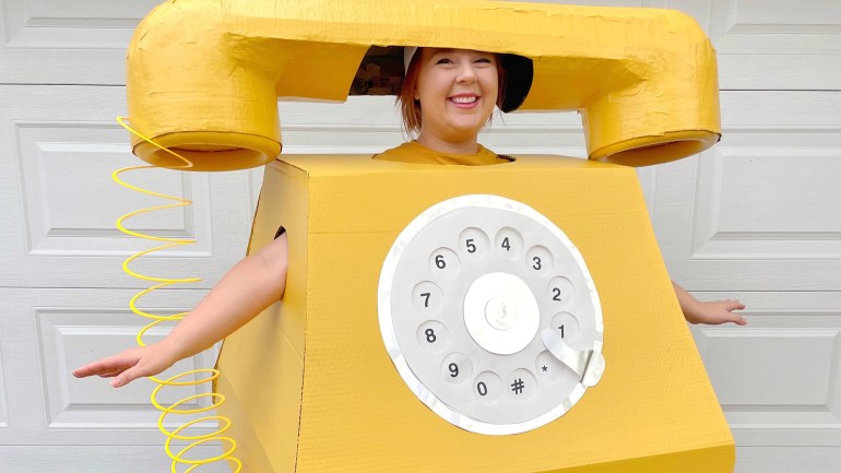 DIY Rotary Phone Costume – Auburn Artisan
